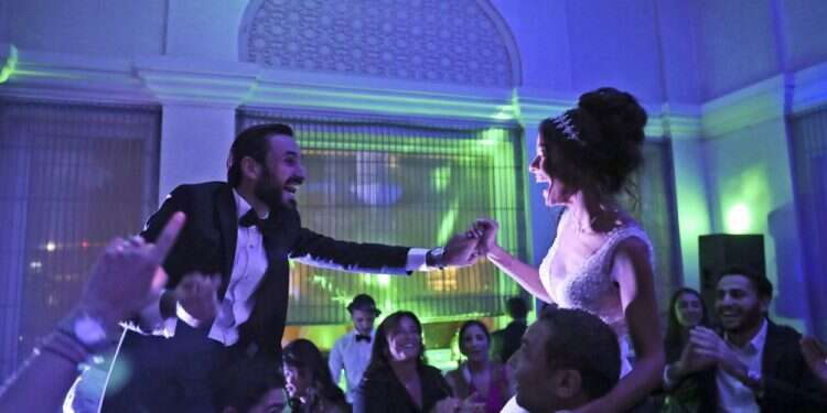 In new playground Dubai, Israelis find parties, Jewish rites – www ...