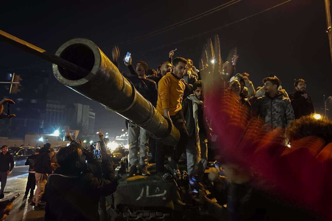 Damascus falls as Assad flees; regime concedes defeat – www.israelhayom.com