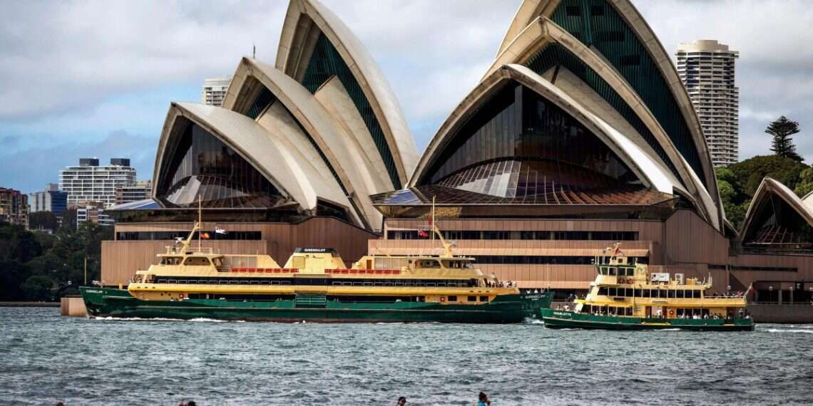 Israel kicks out Australian diplomats after visa row