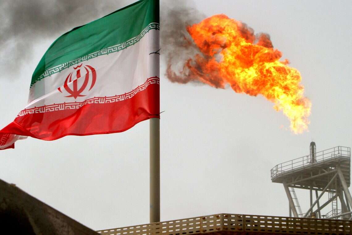 US lifting oil sanctions could hand Iran $100 billion within two years